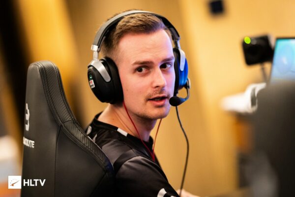 acoR正式成为自由选手，宣布离队TSM重回转会市场 - CSGO.HOW